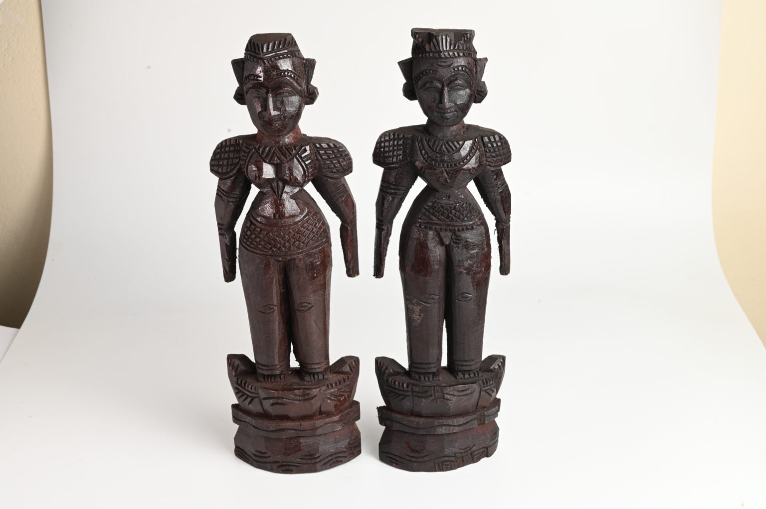 Wooden Marapachi Bommai / Marapachi Dolls / Golu Play & Wedding ...